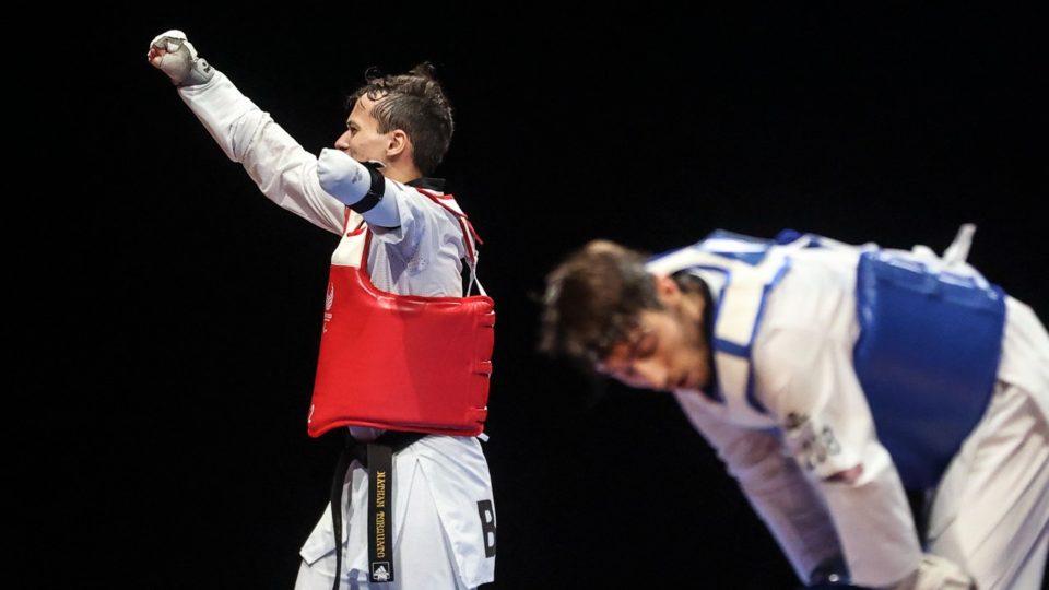 Nathan Torquato conquista ouro na estreia do tae kwon do
