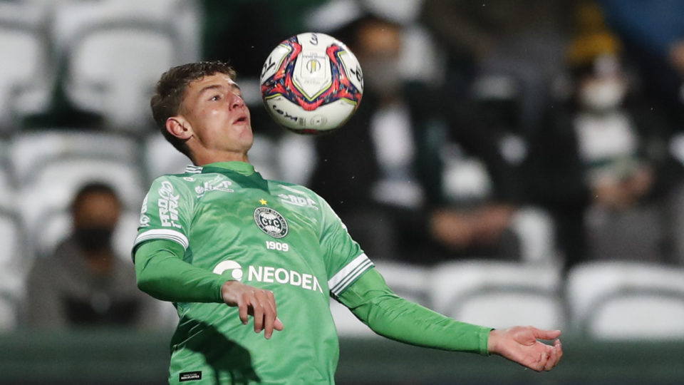 Natanael sofre fratura na fíbula e terá de passar por cirurgia no Coritiba