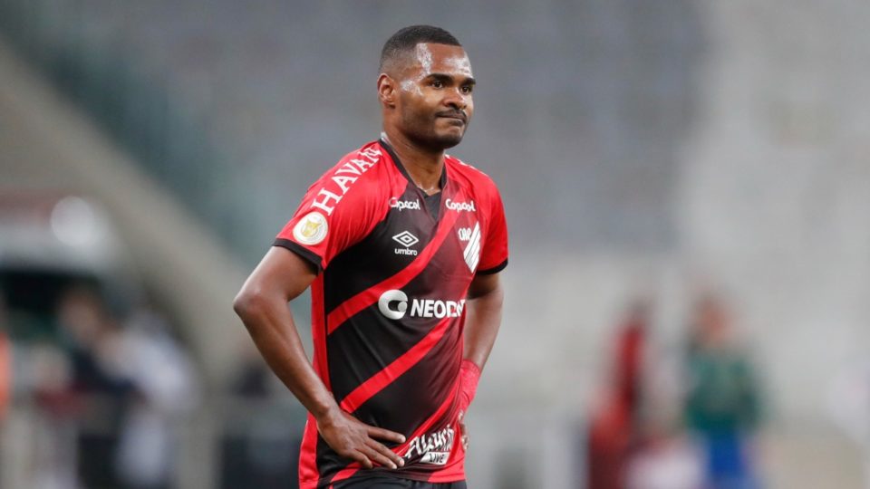 Antes apalavrado com o Inter, Nikão muda e vai para o São Paulo