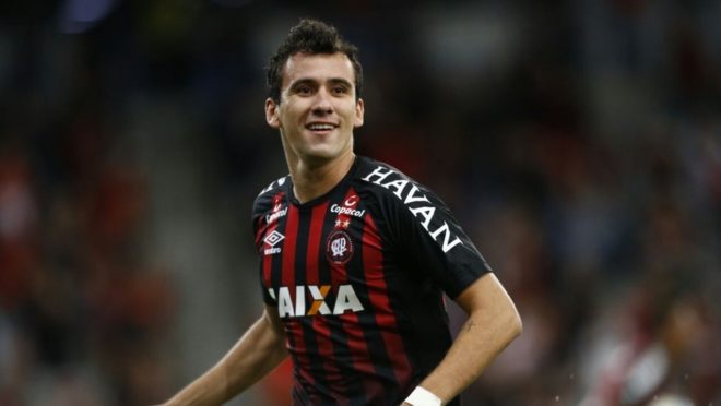 São Paulo rescinde contrato com atacante Pablo