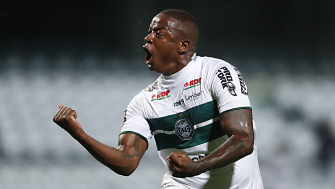 William Alves e pelo menos mais três devem deixar o Coritiba