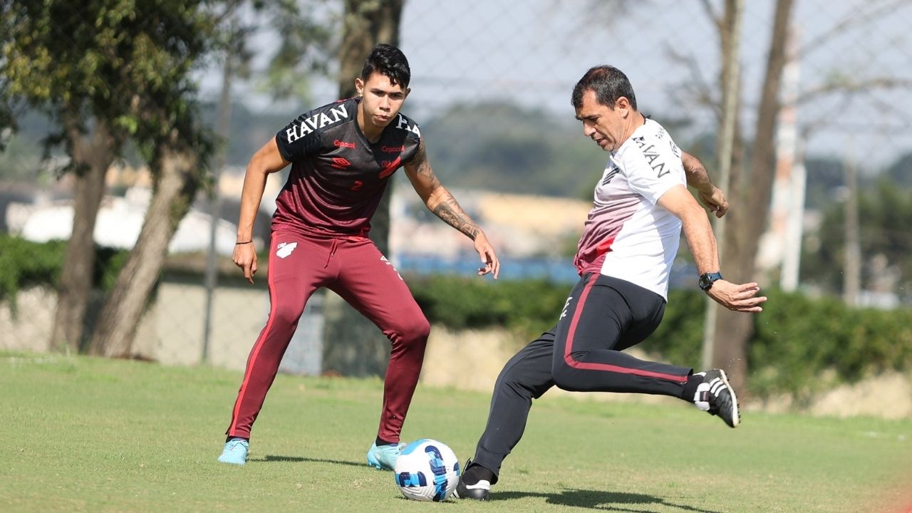 Athletico viaja com desfalques e retornos para a Bolívia; veja a lista