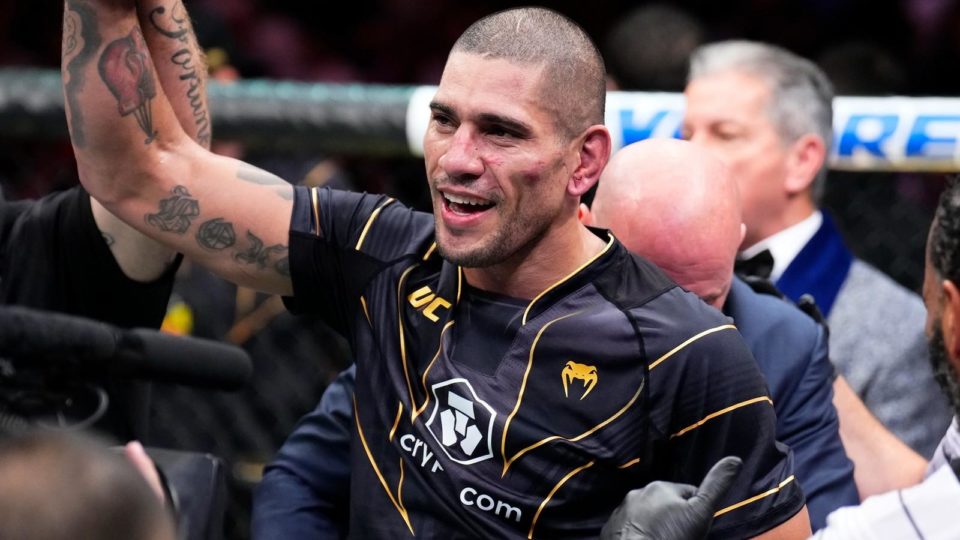 Alex Poatan cita Anderson Silva como inspiração para se tornar campeão