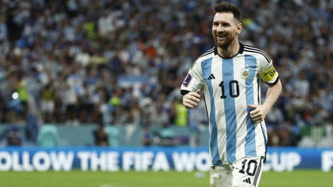 Copa do Mundo: Messi incorpora Maradona para levar Argentina ao topo