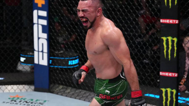 Lutador do UFC diz ter perdido 20% do sangue em luta do UFC