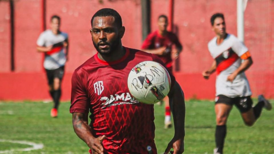 Jobson, ex-Botafogo, busca recomeço no Rio Branco