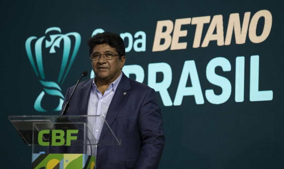 Técnico da seleção: presidente da CBF diz ter pé no chão e pede calma