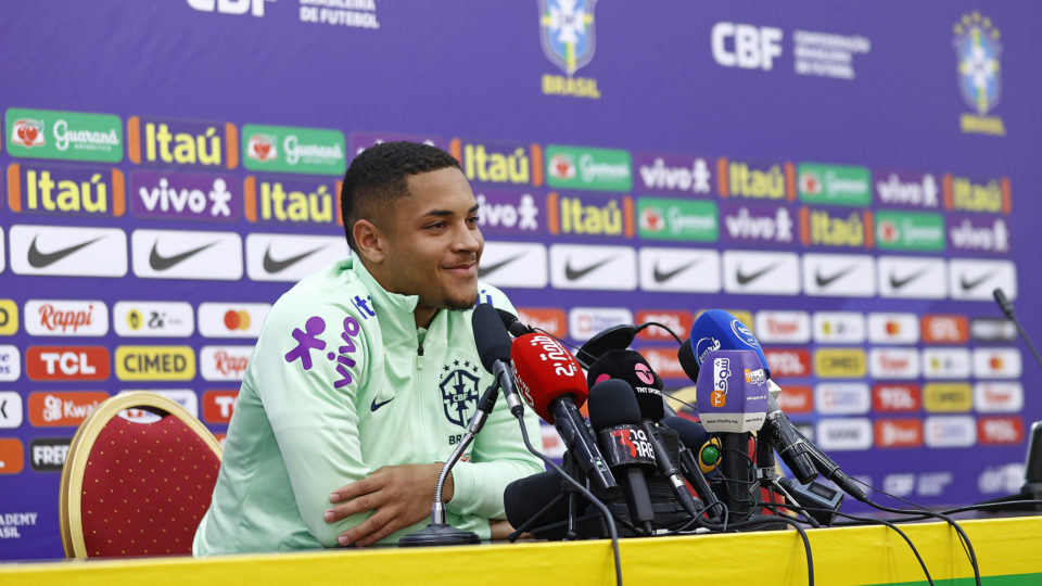 Ramon indica Brasil com Vitor Roque ao lado de Vini contra Marrocos