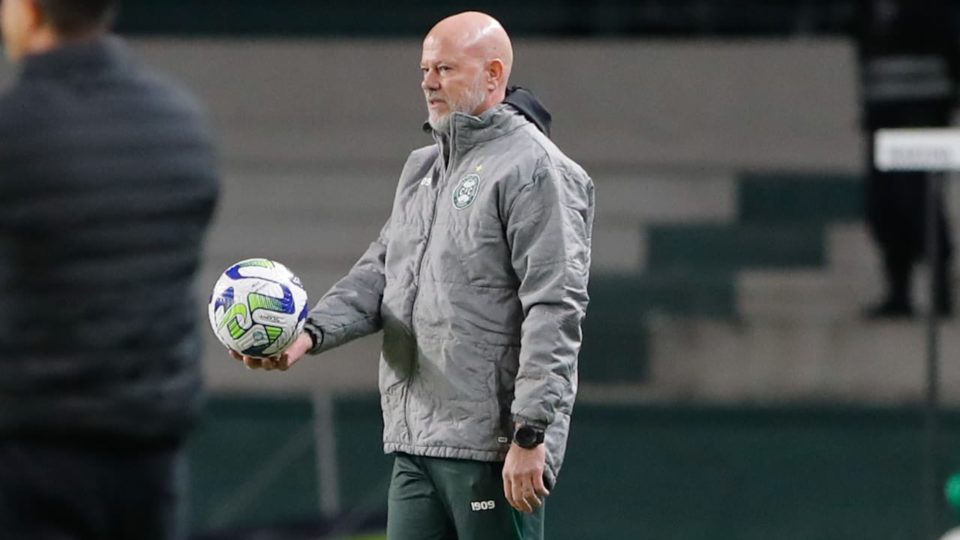 Zago fala sobre volta de Manga e vê Atletiba: "Mais importante do ano"