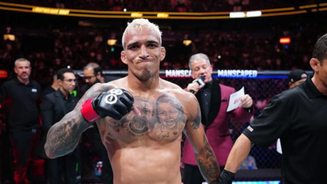 Charles do Bronxs amplia recorde e entra para a história do UFC