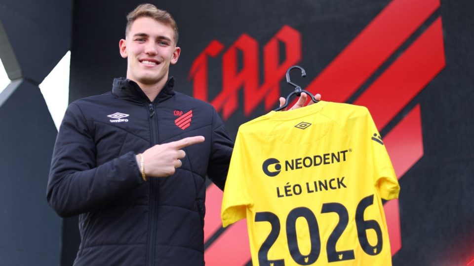 Léo Linck prorroga contrato com o Athletico por mais dois anos