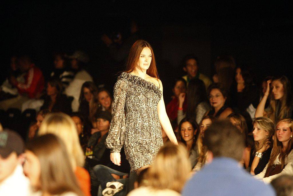 Crystal Fashion abre com moda descomplicada