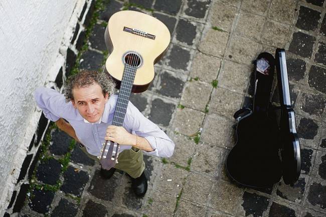 Tu Tausan Tu Elve – Silva e Abujamra sob as bênçãos de Ruy Castro