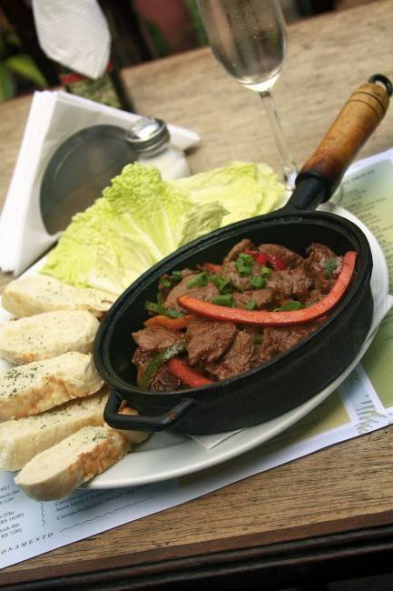 Jacobina lança cardápio Volta ao Mundo para comemorar dez anos de ...