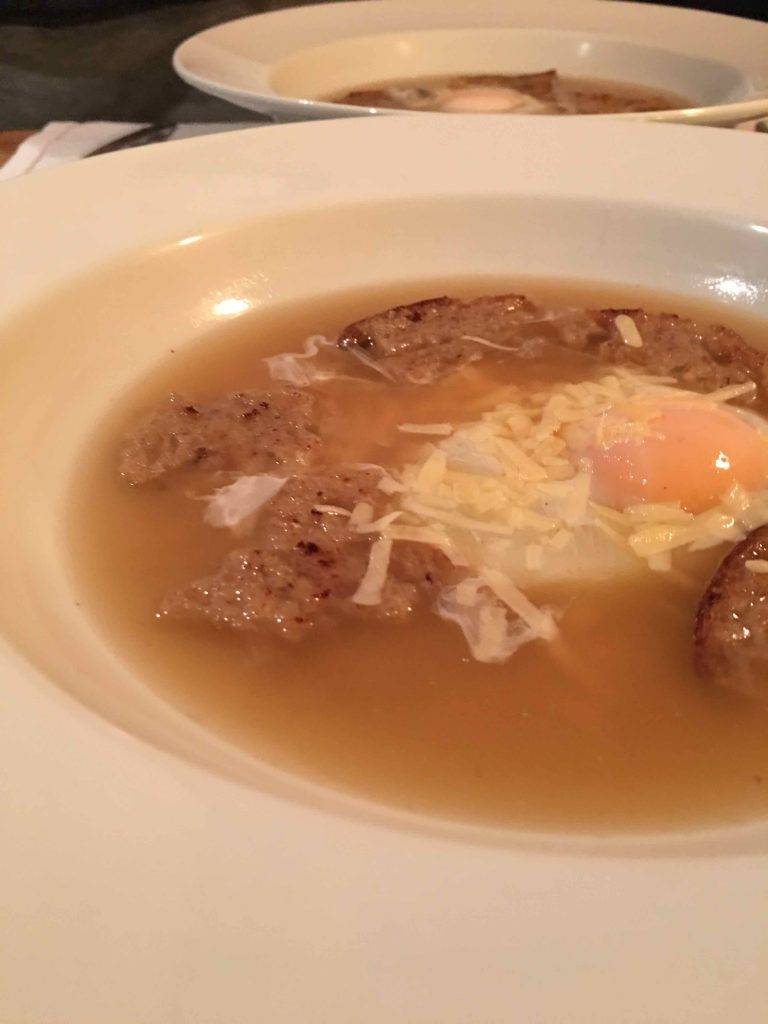 Pavesa: a sopa ressuscitadora