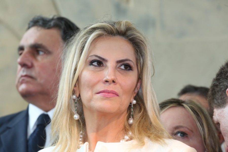 Cida decide manter silêncio absoluto antes da posse