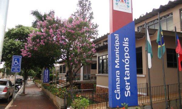 Concurso em Sertanópolis abre vagas efetivas de nível médio e superior