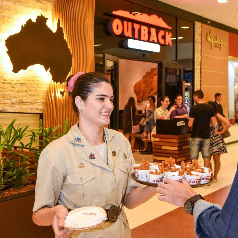 Outback abre seleção para 110 vagas em nova unidade de Curitiba